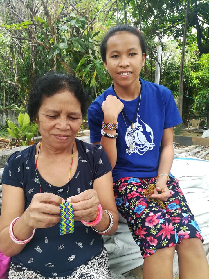 Beadworks for a cause: A day in the life of Bakwit student-entreps ...